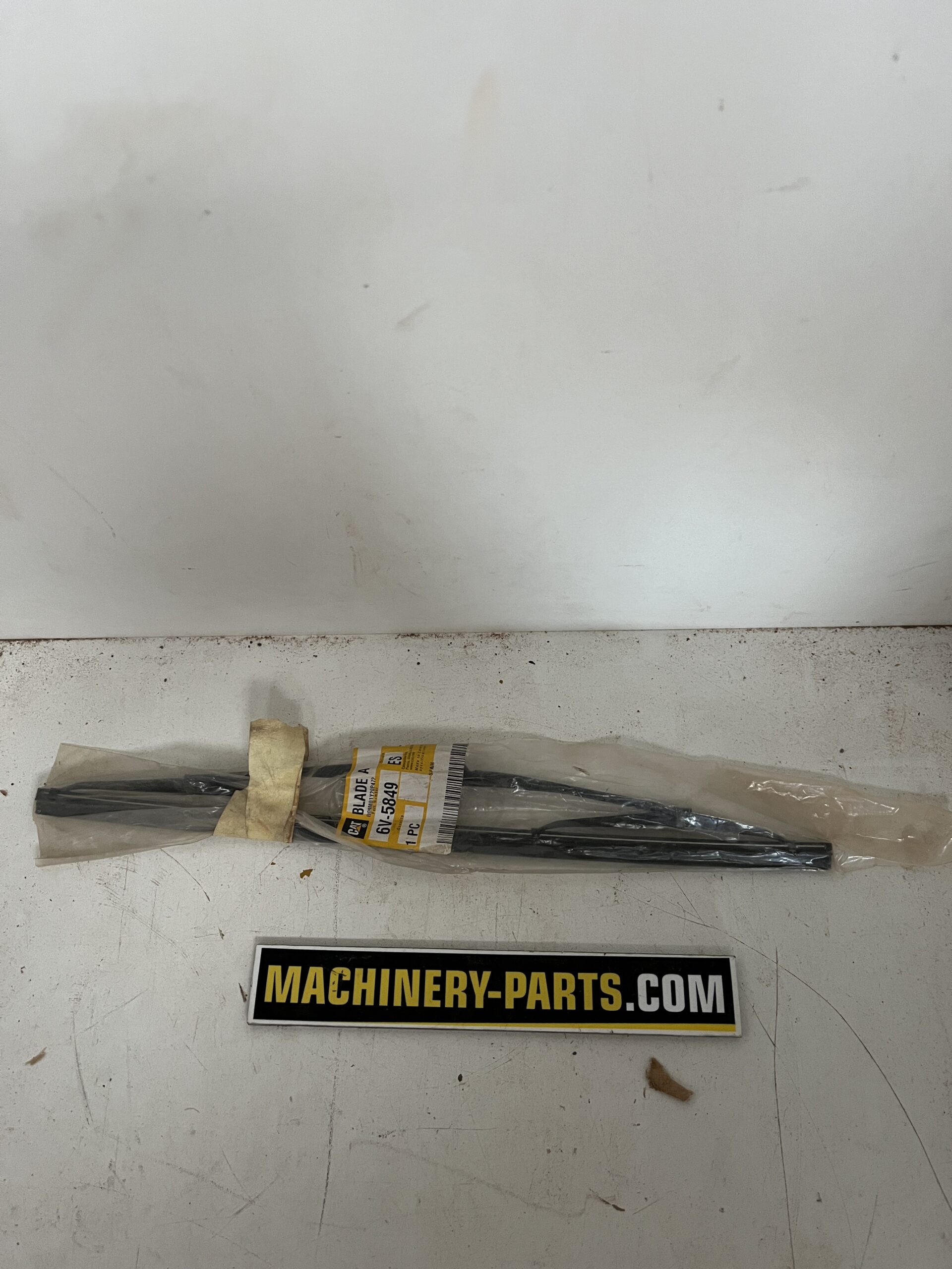 CAT WIPER BLADE ASSEMBLY 6V-5849 / 6V5849 – Machinery-parts.com