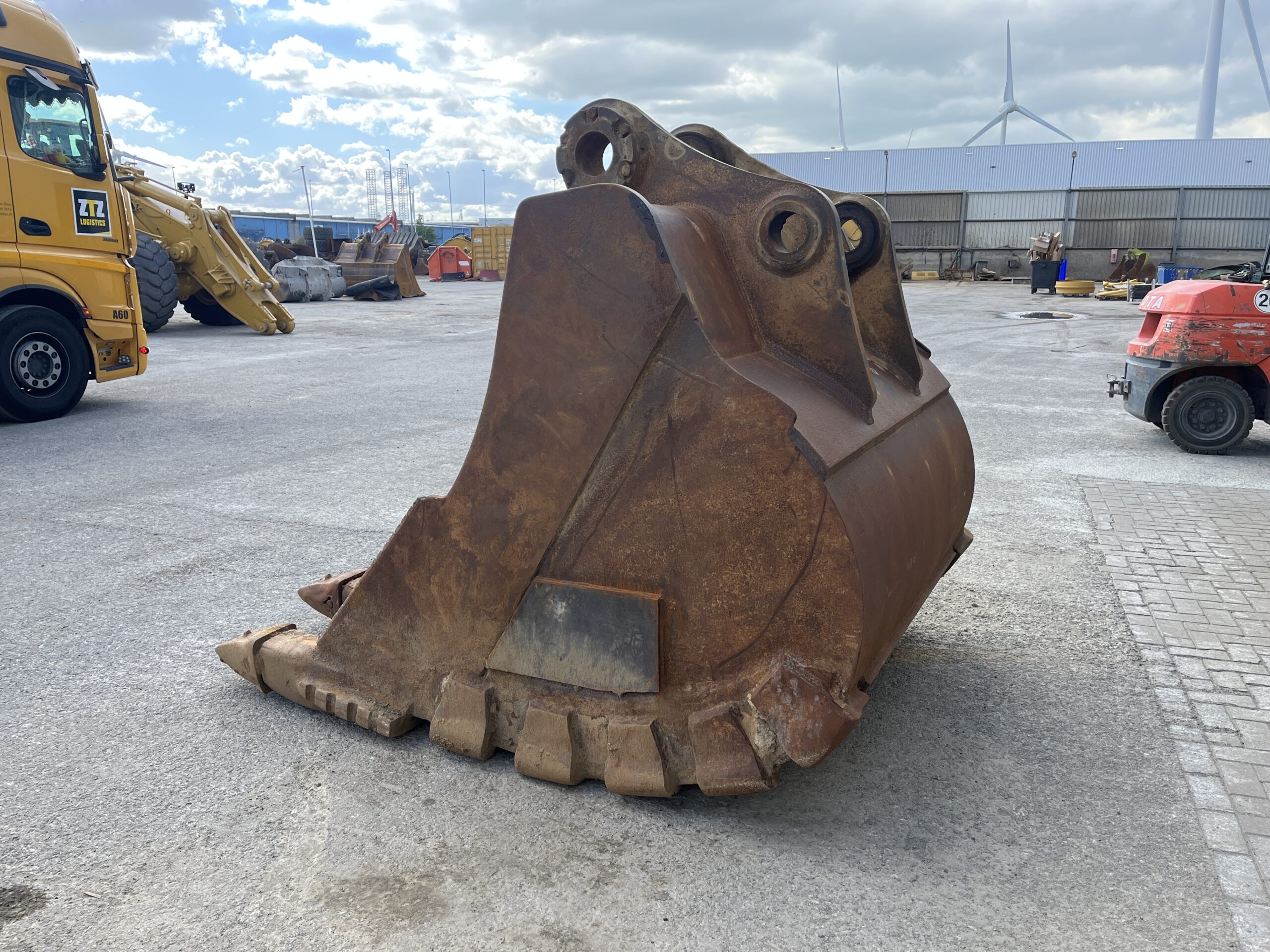 CAT 374 UB / VB2 LINKAGE FAMILY BUCKET – Machinery-parts.com